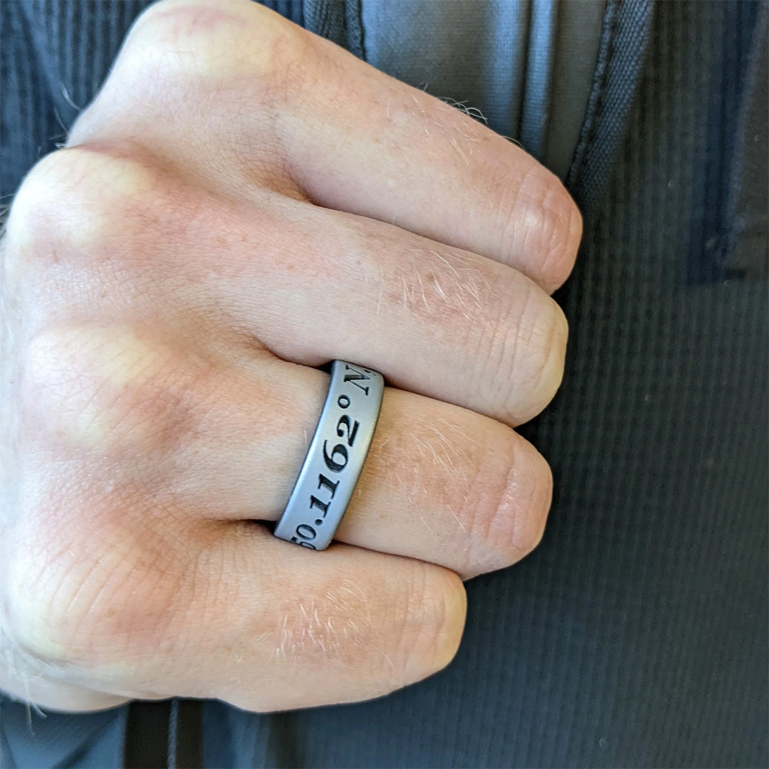 Engrave the coordinates of your favourite place on these silicone rings